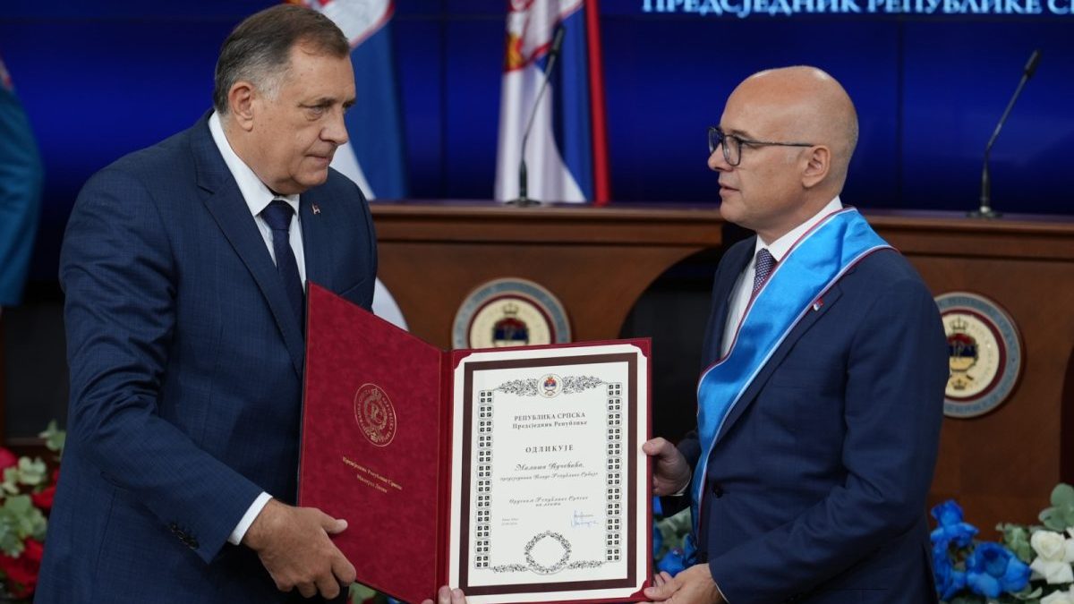 Premijer Srbije odlikovan u Banjaluci, spomenuo i odnos političkog Sarajeva prema pitanju Kosova ...